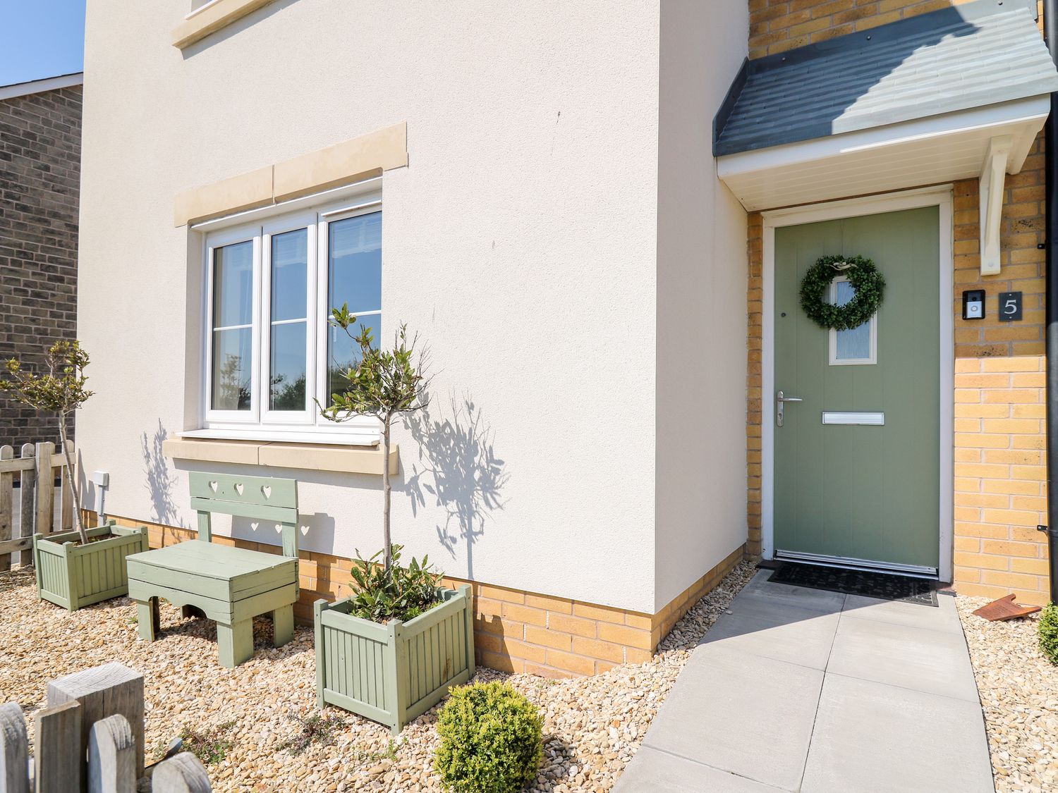 5 Ffordd Y Meillion from Sykes Holiday Cottages. 5 Ffordd Y Meillion is ...