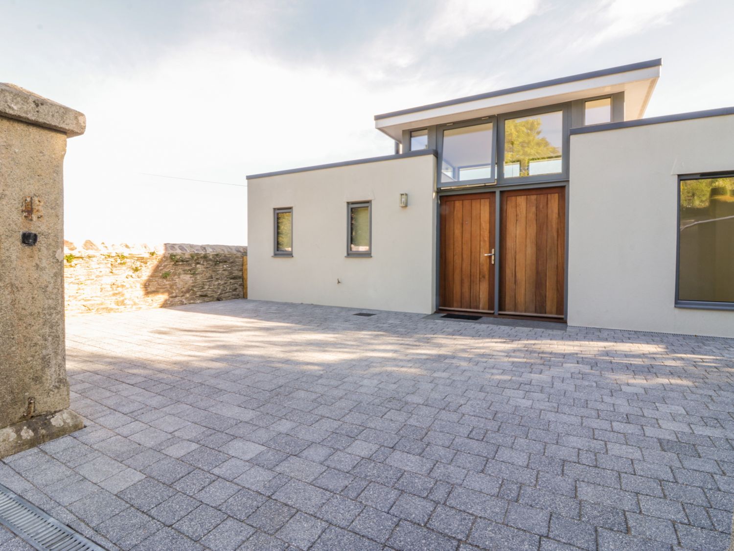 Moon Lizard from Sykes Holiday Cottages. Moon Lizard is in Newton ...