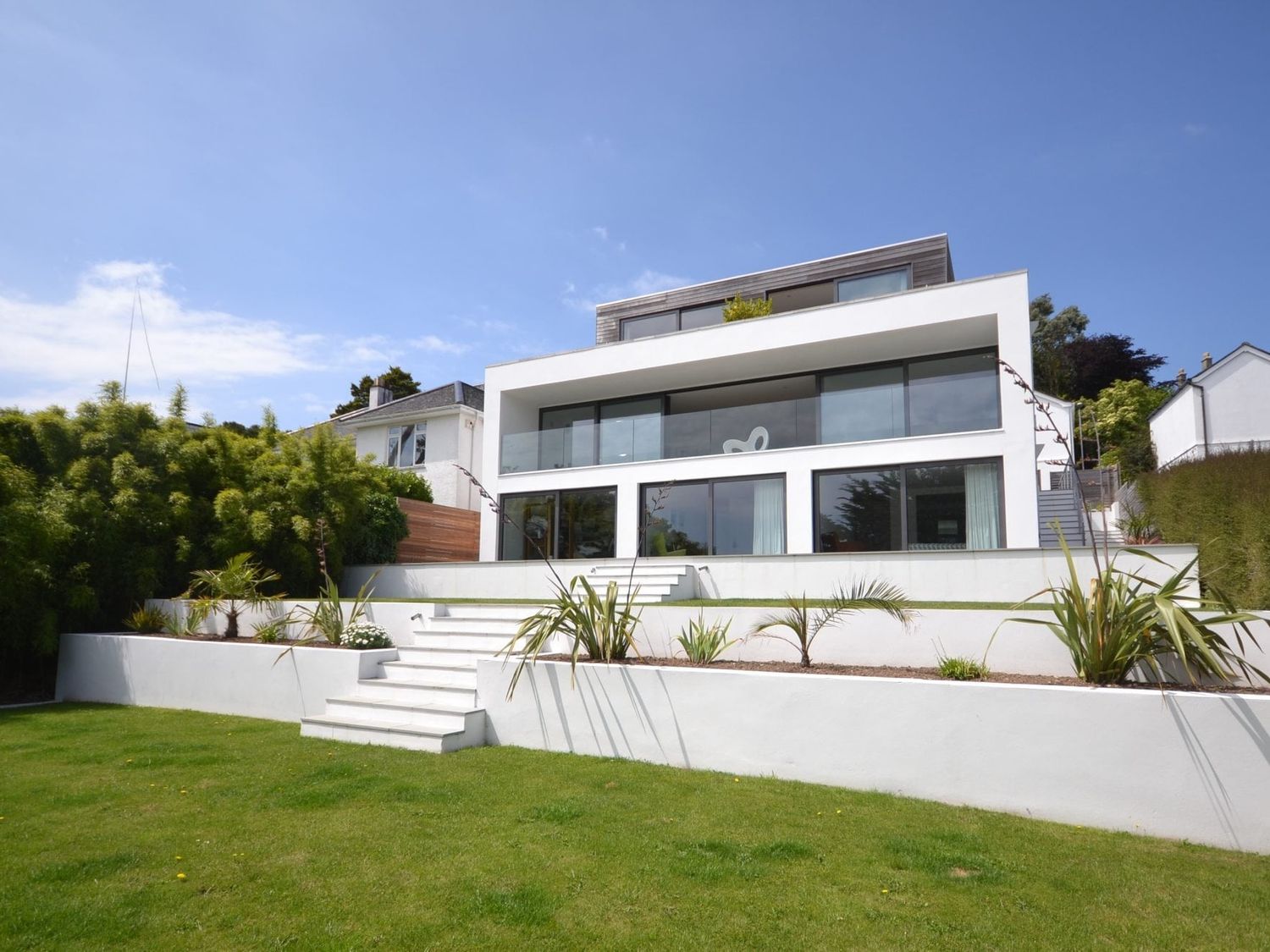 Salt House from Sykes Holiday Cottages. Salt House is in St Ives ...