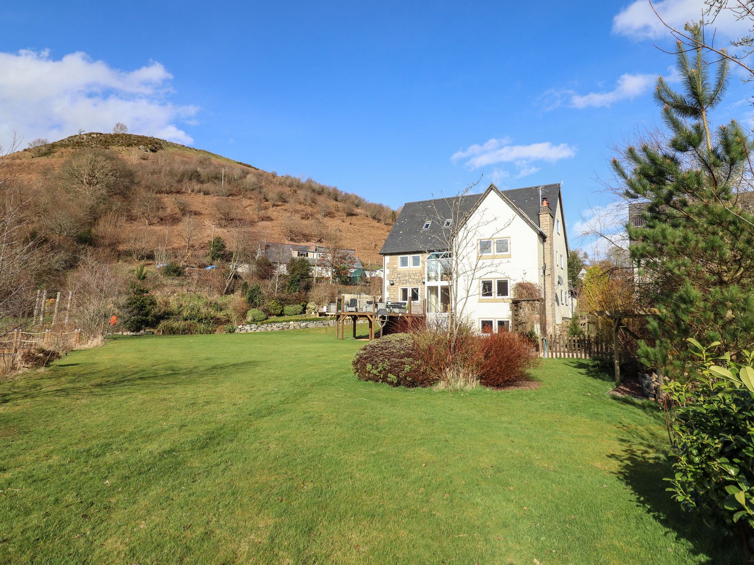 Tan Yr Allt from Sykes Holiday Cottages. Tan Yr Allt is in Dolanog near ...