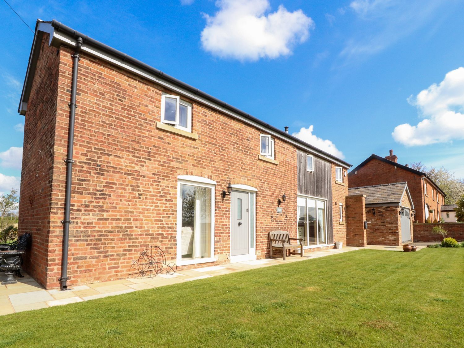 The Old Stables from Sykes Holiday Cottages. The Old Stables is in Mere ...