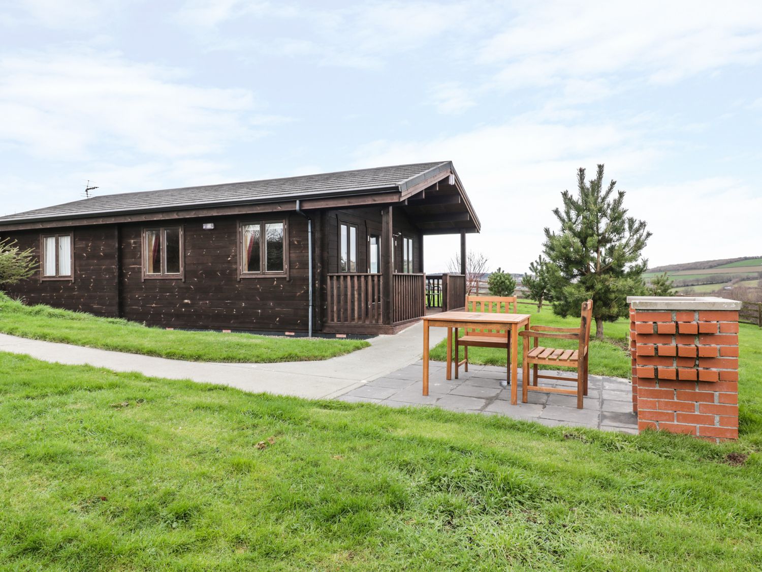 Willow Lodge from Sykes Holiday Cottages. Willow Lodge is in Lanivet ...