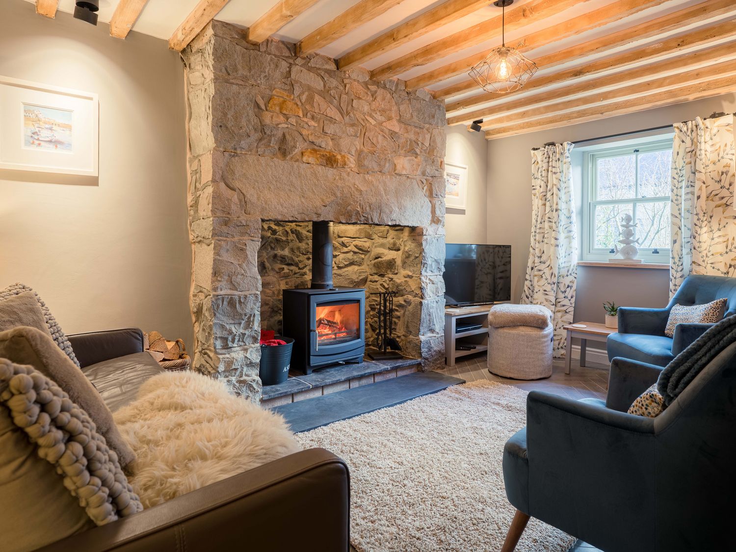 Ynata from Sykes Holiday Cottages. Ynata is in Trefor - Pet Friendly ...