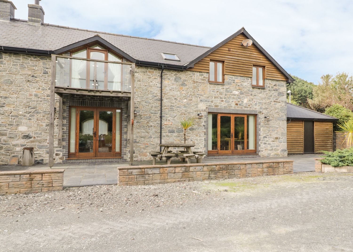 Yr Hen Ty Coets from Sykes Holiday Cottages. Yr Hen Ty Coets is in ...